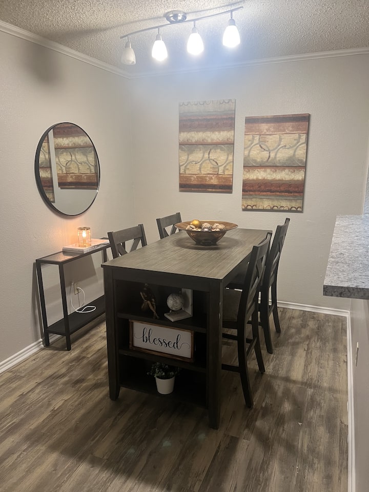 Cozy 1 Br Apartment | 5 Min Drive To At&t Stadium - Arlington, TX