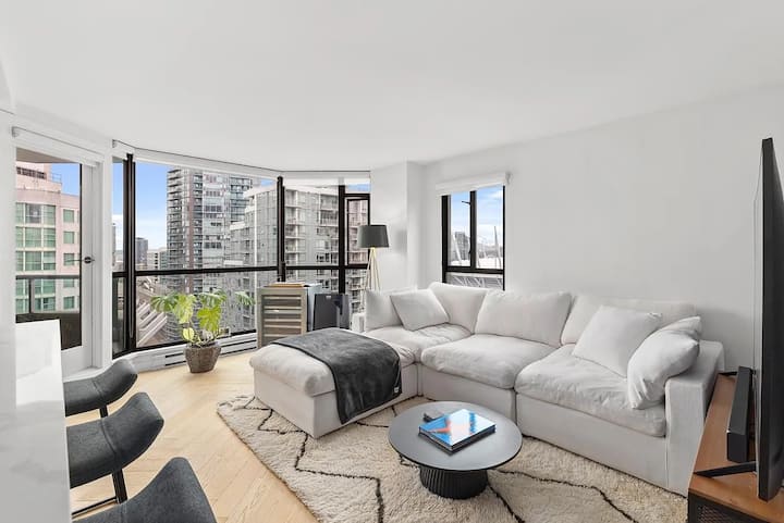 Walk To Fifa | Yaletown 2br/2ba Steps To Bc Place - バンクーバー
