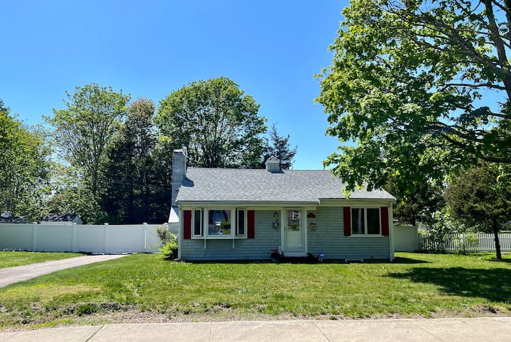 Falmouth Cape House! - Old Silver Beach, MA