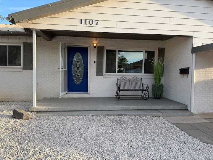 The Grand Home,5 Queen Beds, 2 Living Areas,6 Tvs - Hobbs, NM