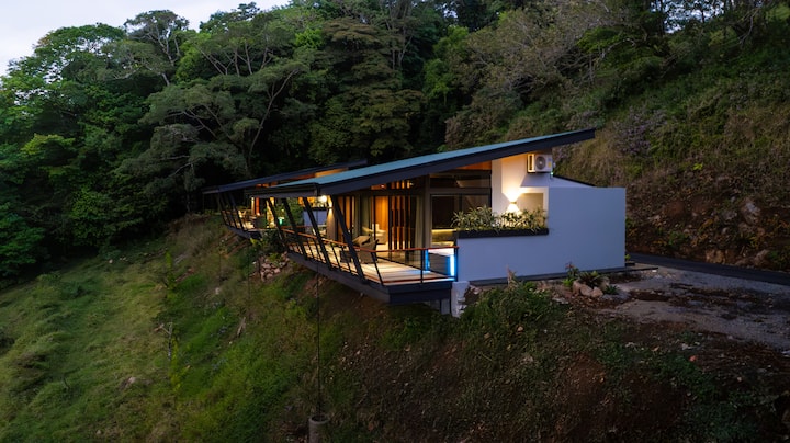Charming Private Jacuzzi Romantic Mountain Escape - Quesada