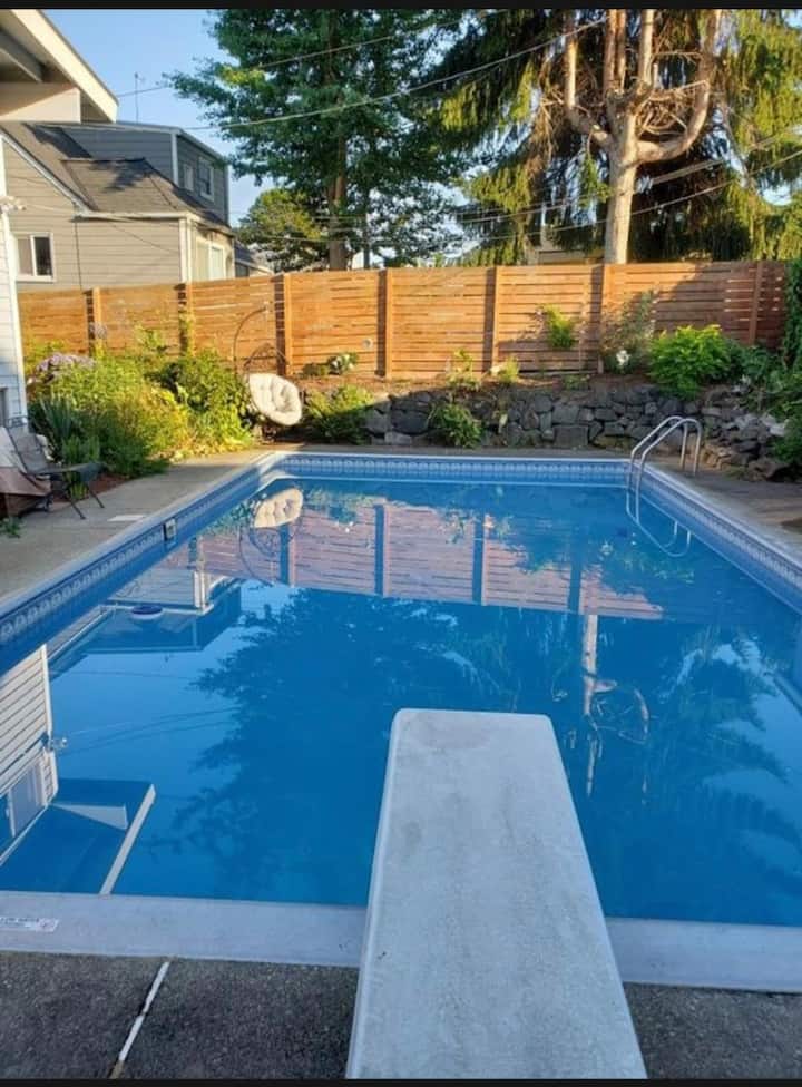 Backyard Oasis - 西塔科