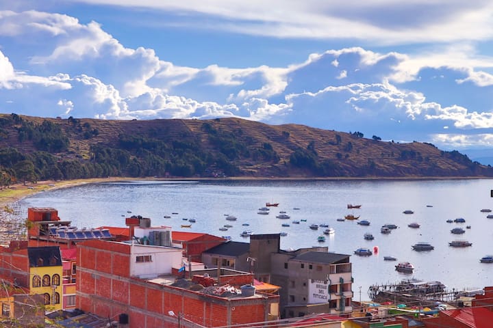 Departamento Familiar Céntrico  Vista Al Lago, - Yunguyo