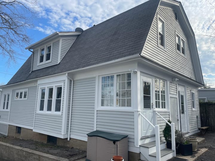 Rye City Oasis | Cozy Downtown Rye Apartment - Greenwich, CT