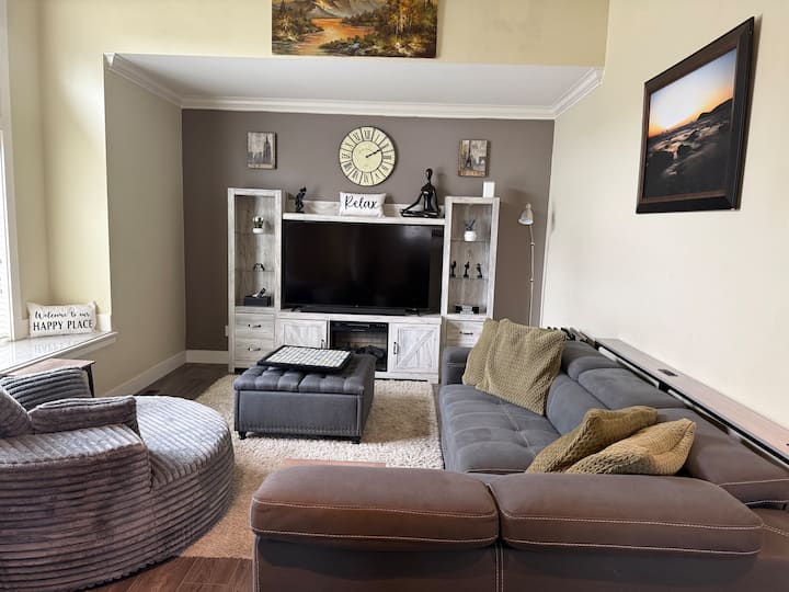 3 Bedroom 2 Bathroom Super Cozy Home - Maple Ridge