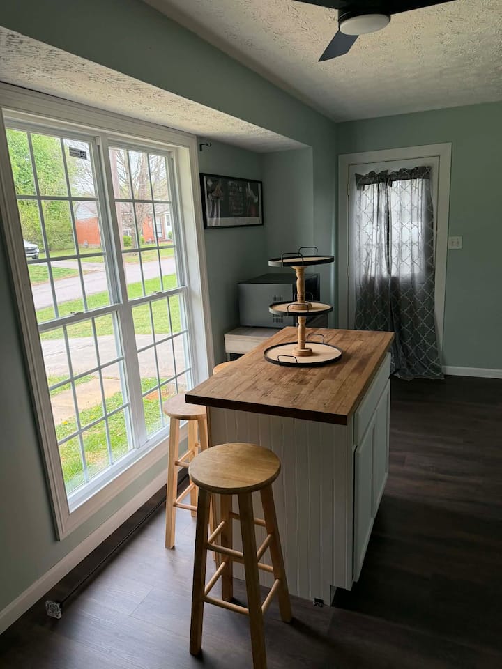 Quaint Remodeled Home - Green River Lake State Park, Campbellsville