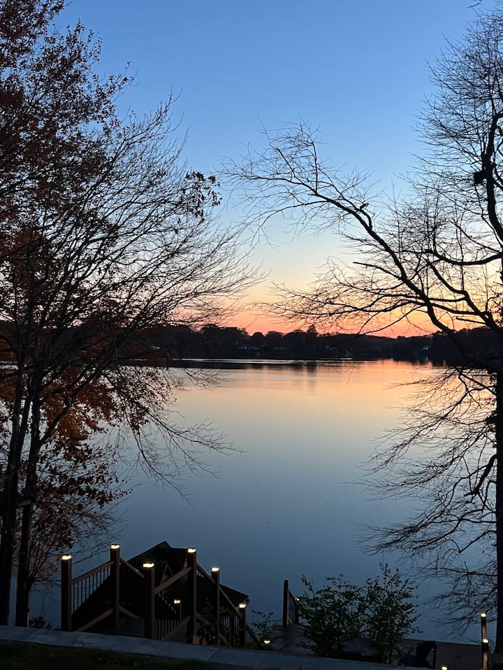 Lakeside Escape - Warwick, RI