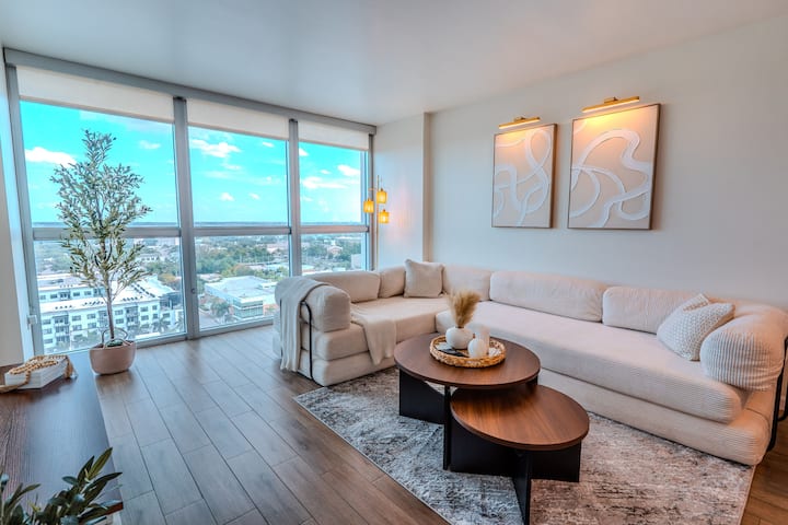 Golden Hour | 17th Floor • City Views • Downtown - Fort Myers