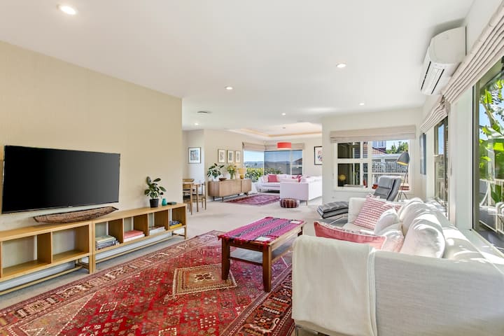 Stunning Harbour Views| By Furnished Rentals - Auckland