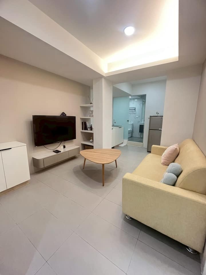 Meet In Sun 台中向上商圈 | 審計新村走路7分鐘 | 短租、月租 - 彰化市