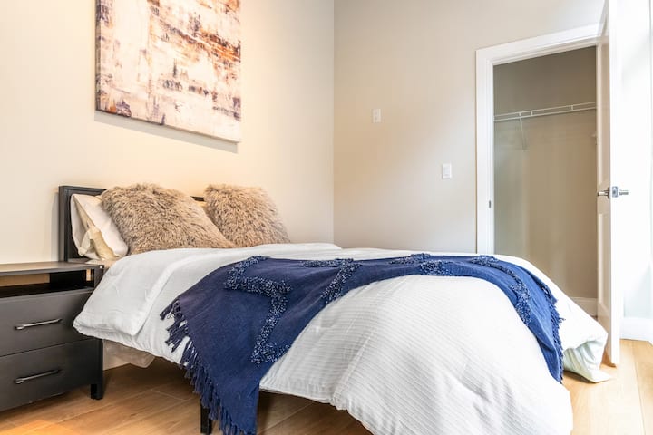 Boston Marathon 1br | Walk To Finish Line + Parks - Boston, MA