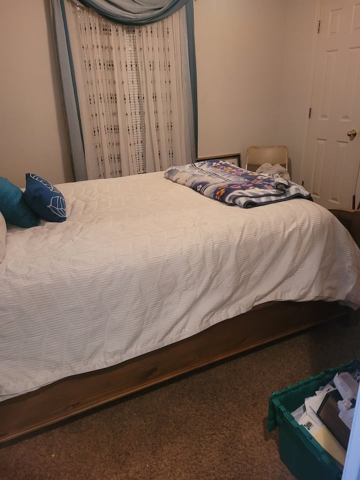Nice. Comfortable Clean Home - Ozark, MO