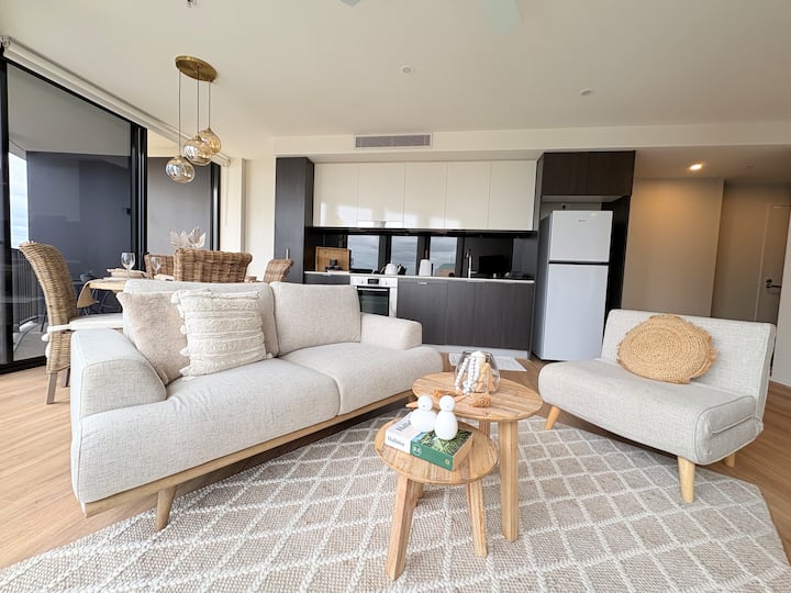 Luxury Riverside, Heated Infinity Pool, Parking - Balmoral
