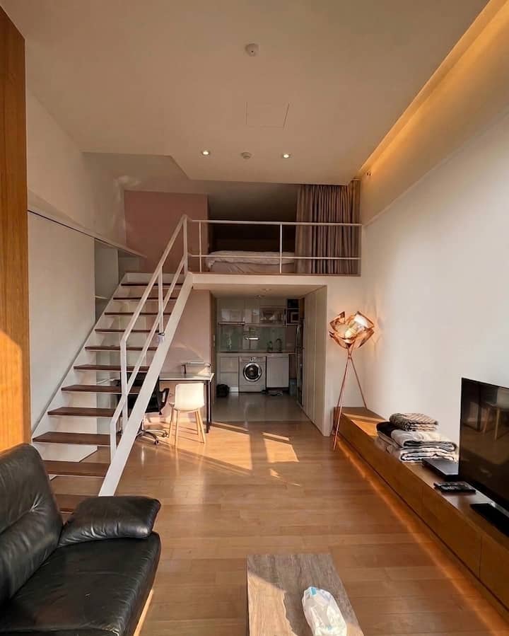 Sunlit Loft High Ceiling Minimal & Cozy - Taipeh