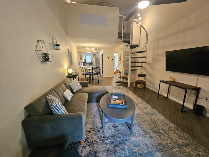 Quiet Lakeside Condo - Columbia, SC