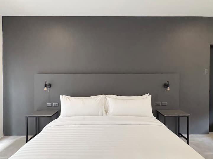 Premier Studio 1 -Kitchen Wifi Netflix Pool Access - Anilao