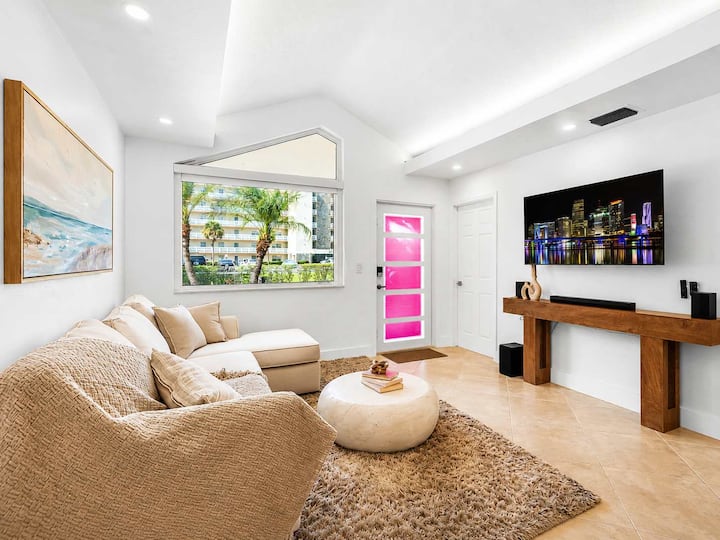 Fifa World Cup Villa | Pool, Game Room, Bbq & More - Dania Beach, FL