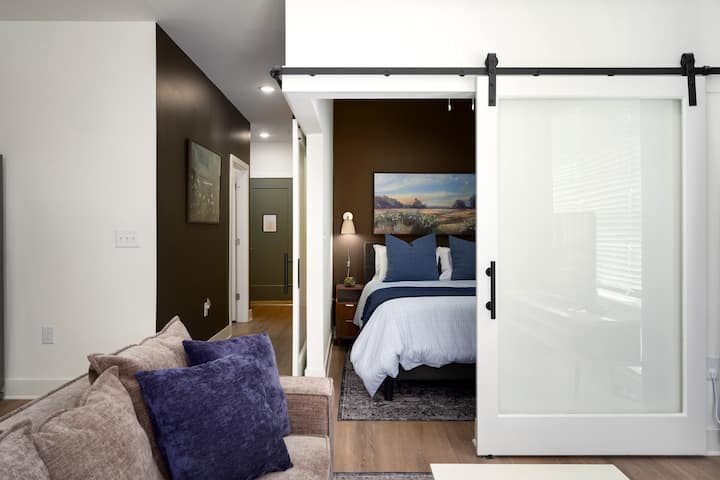 Urban Studio | Luxe Amenities, Parking And Patio - 伯明罕