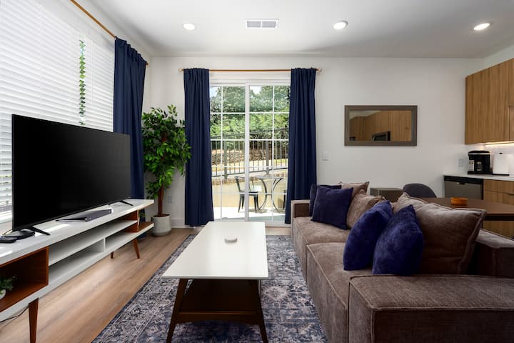 Urban Studio | Luxe Amenities, Parking And Patio - Birmingham, AL