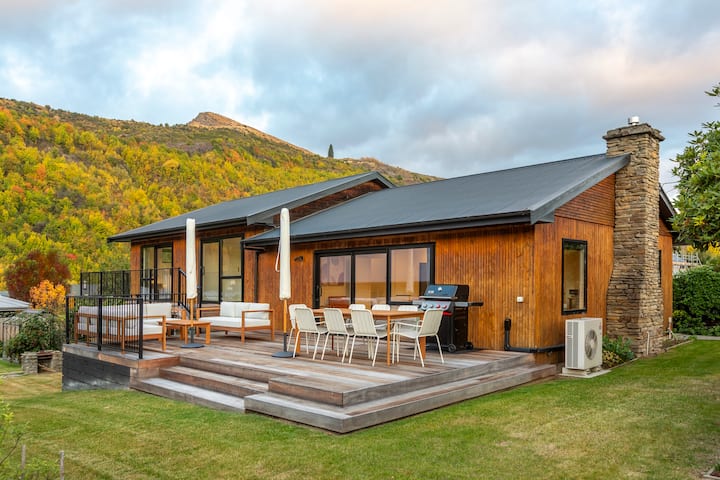Arrowtown Gem | Stylish Escape | Prime Location - Lake Hayes