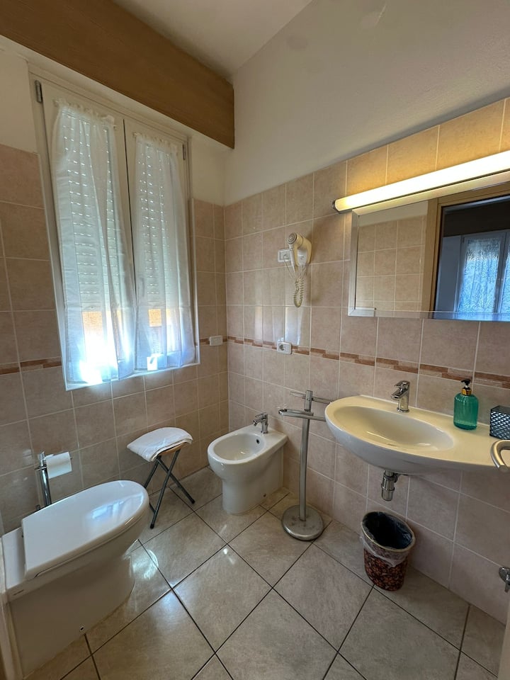 Camera Matrimoniale In Albergo In Pieno Centro - Castiglione della Pescaia