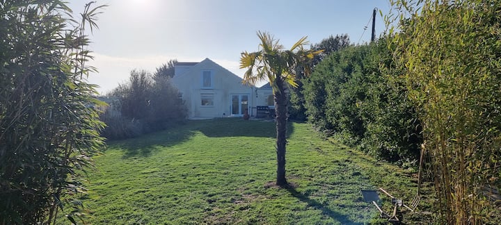 Polzeath Holiday Home - New Listing - Rock Beach