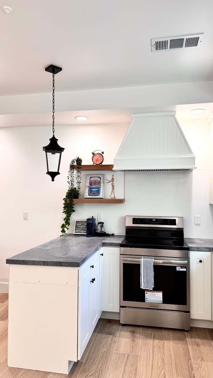 Charming Private Room – Clean, Quiet & Convenient - Anaheim