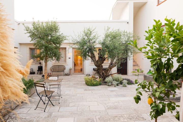 Tradizione Ed Eleganza In Corte - Corato