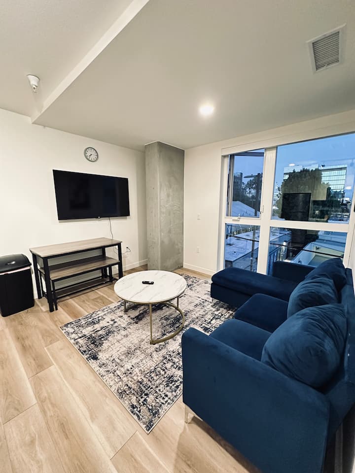 Hollywood Gem + Cozy Stay + Free Parking - Hollywood, CA