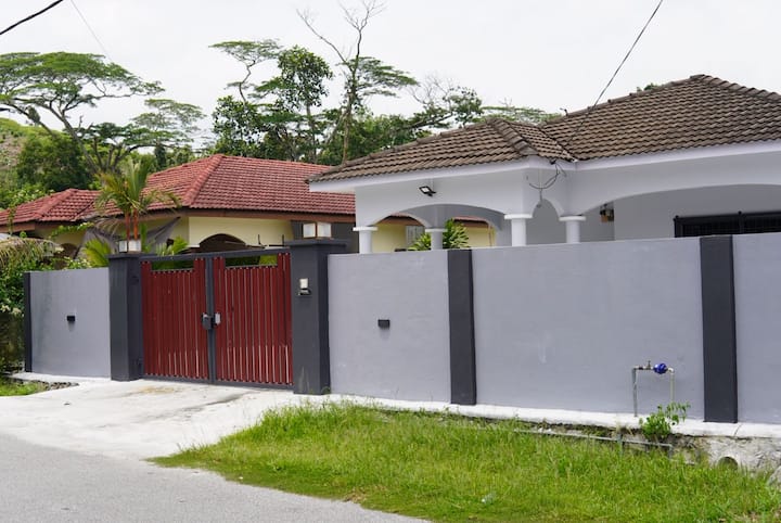 Damai Stay Kkb | 8-12 Pax Spacious Family Home - 