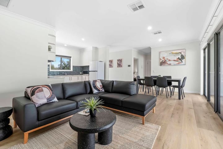 Riversands Rest Accommodation - Acacia Villa - Paringa