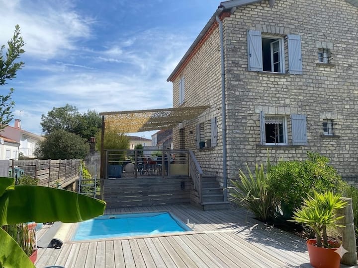 Maison Familiale + Piscine à Saintes, Proche Océan - Saintes