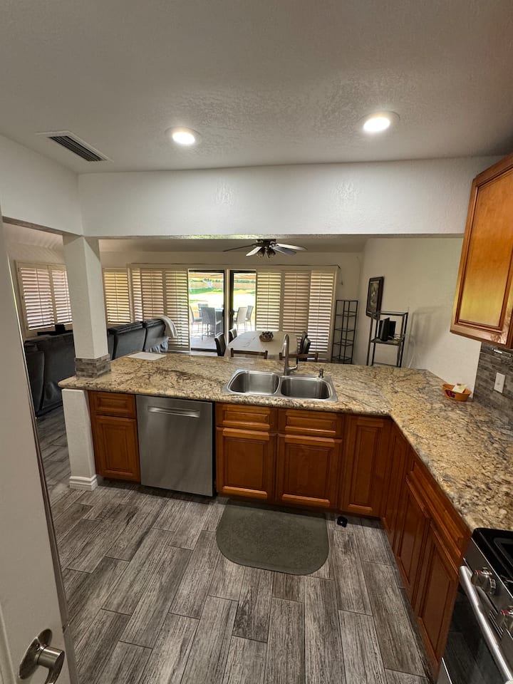 Modern 2br + 2ba• Gated• Pool• Spa• Golf• Tennis - Palm Desert, CA