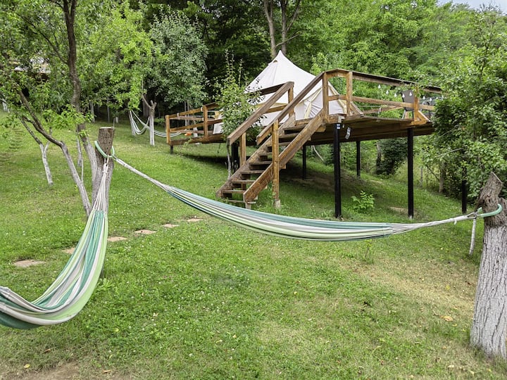 Cort De Lux Cu Piscina, Natura, Relaxare - Călimănești