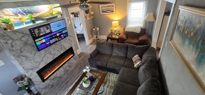 Highland Square Central Hotspot Large 6 Bed Safe! - Akron, OH