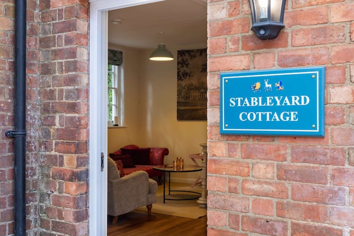 Osbaston Mews - Stableyard Cottage - Northamptonshire
