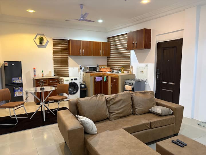 Stylish Sun-lit Sanctuary In East Legon - Accra