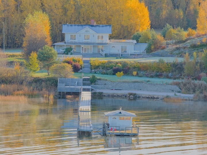 Drömhuset Vid Glittrande Sjön Vättern! - Sweden