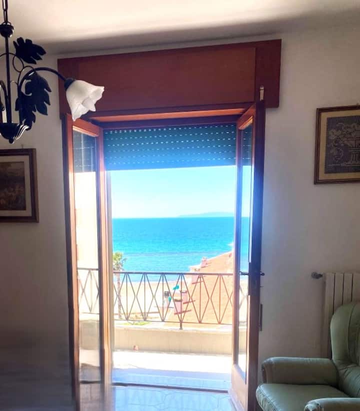 Ref. 9 Spacious Apartment In City Centre - Follonica