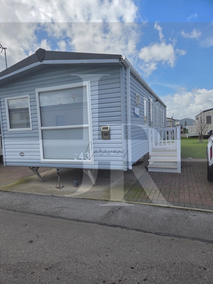 8 Berth Caravan On Golden Gate - Towyn