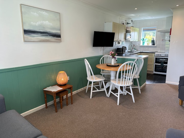 Chalet 9 - Entire Chalet On Small Rural Park - Barafundle Bay