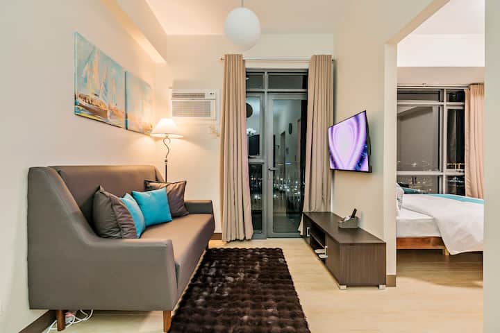 1br W/breathtaking Okada View+private Balcony(ba2) - Parañaque