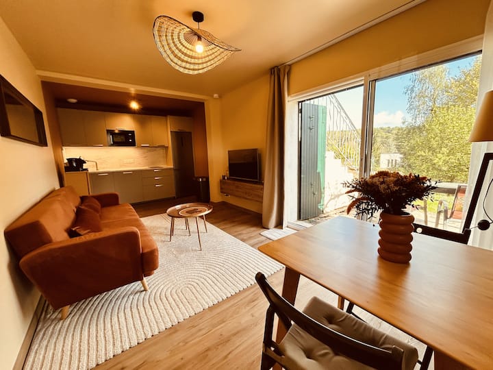 2 Pièces Indépendant En Rez-de-jardin - Fontainebleau