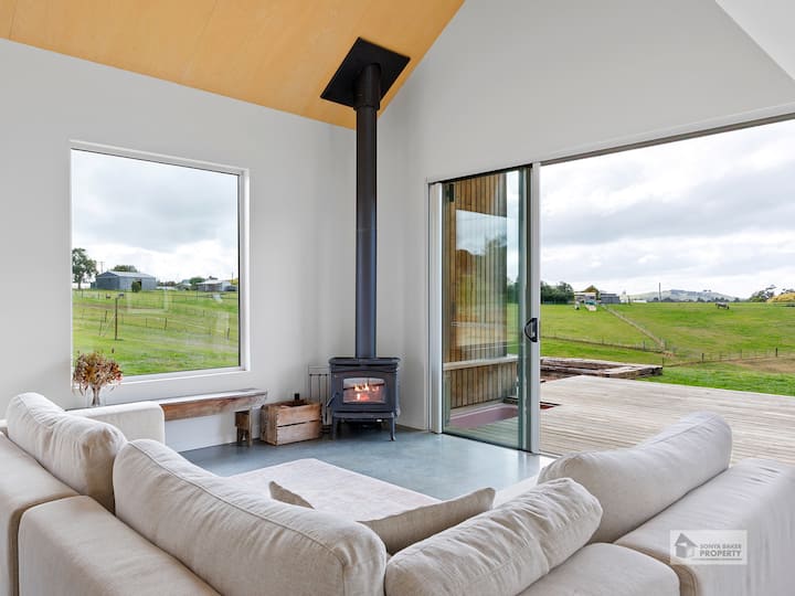 The Loft House | Farm Stay•outdoor Bath•fire Pit - Wynyard