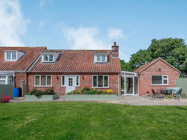 Woodland View Holiday Cottage, Rural, Dog Friendly - Market Rasen