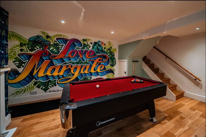 Ultimate Group Stay | Hot Tub & Pool Table For 9 - Birchington-on-Sea