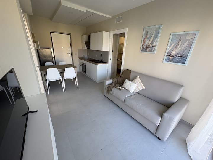 Trilocale Con Ampio Cortile A 100 Mt Dal Mare - Diano Marina