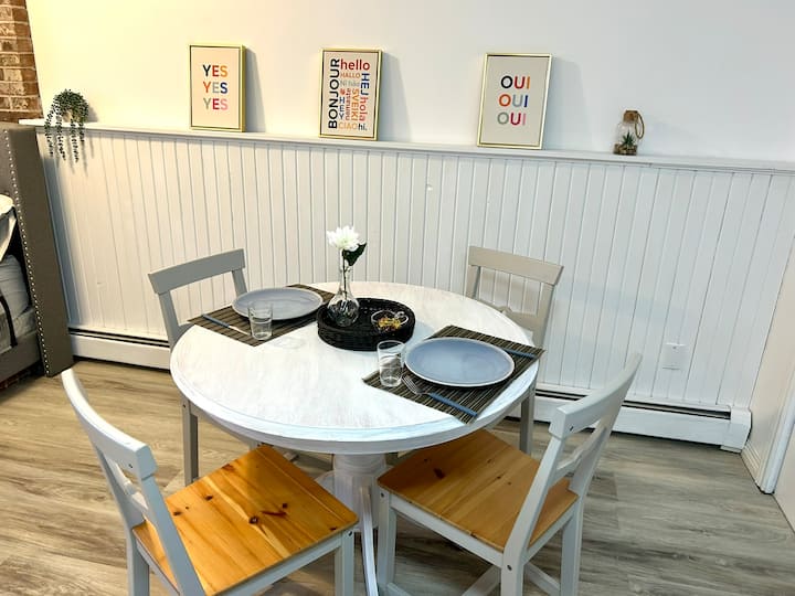 The Parkside Nook | Private & Cozy Suite - Halifax