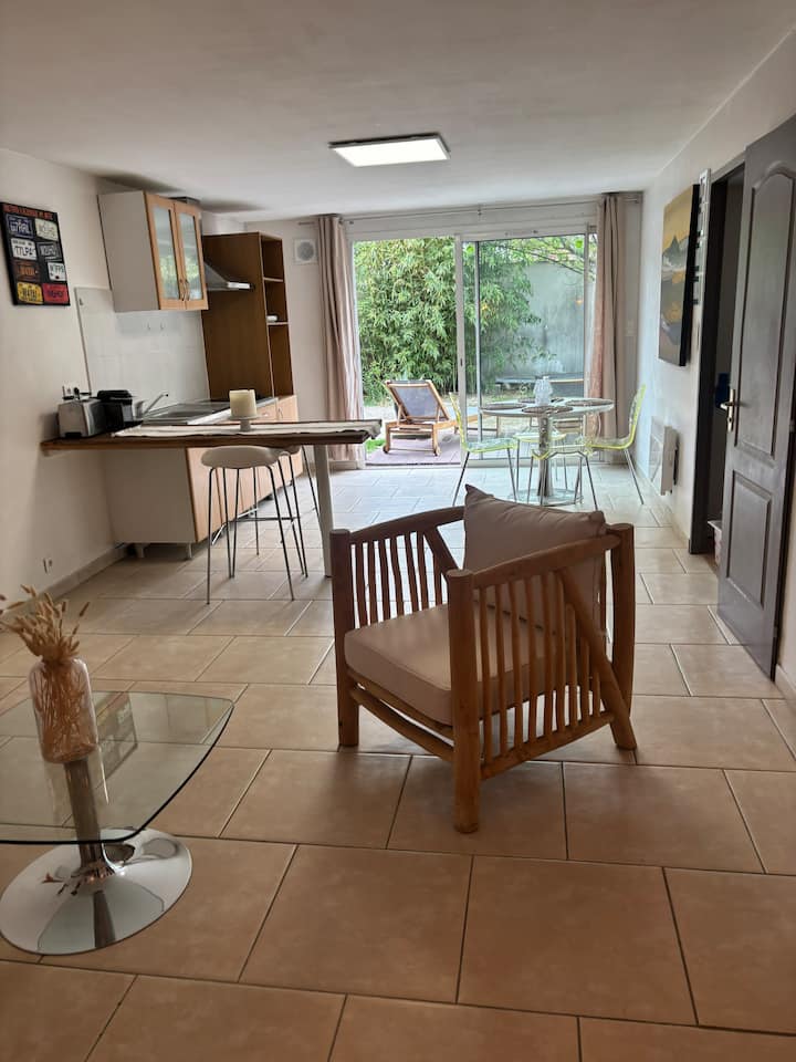 T2 Cosy Avec Jardin Proche Viarhona Et Autoroute - Valence