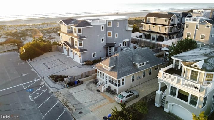 One Off The Beach With Firepit & Outdoor Tv - Surf City, NJ